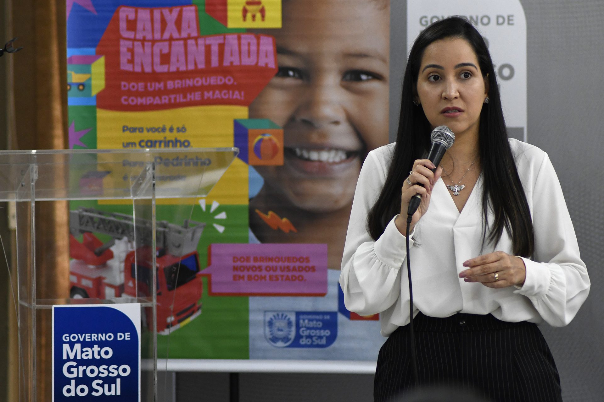 Primeira-dama Mônica Riedel lança campanha de Natal “Caixa Encantada ...